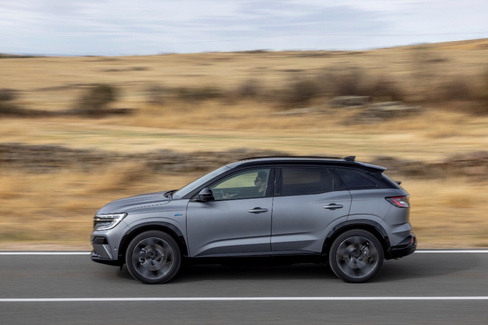 Renault Austral conquista per stile e tecnologia