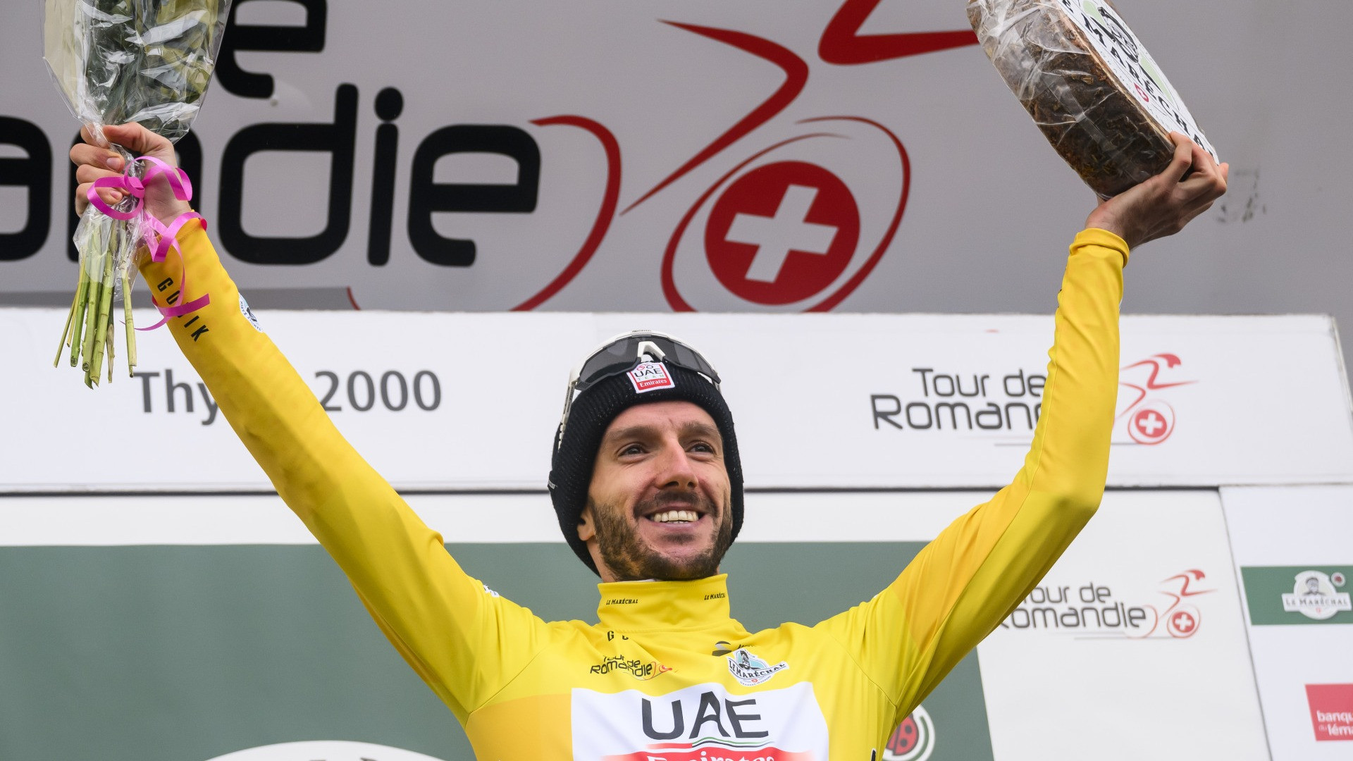 Adam Yates doma la salita del Thyon