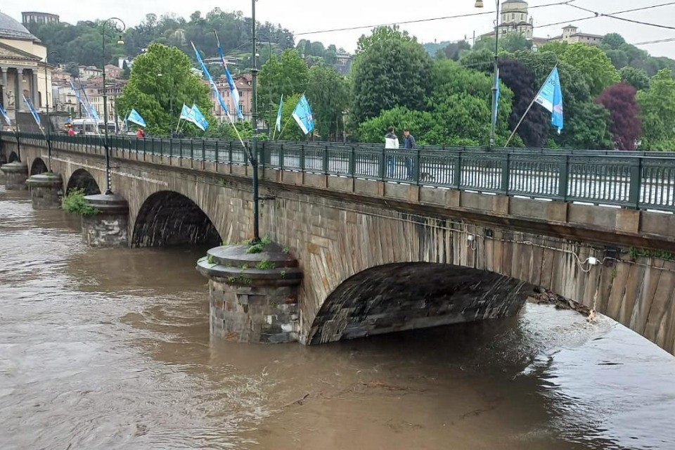Maltempo in Italia, il Po esonda nel Cuneese