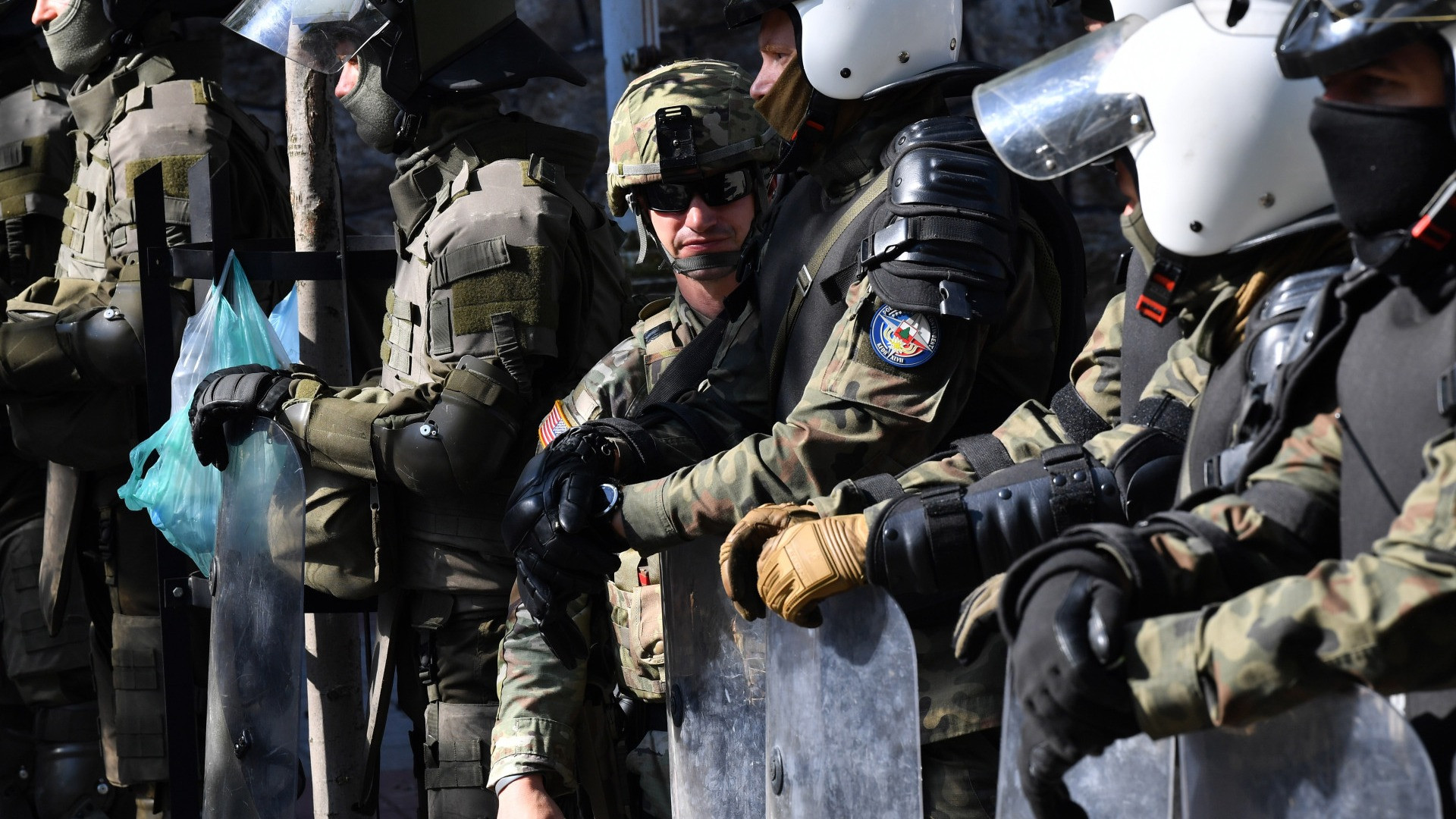 Kosovo, il DFAE condanna le violenze contro i militari KFOR