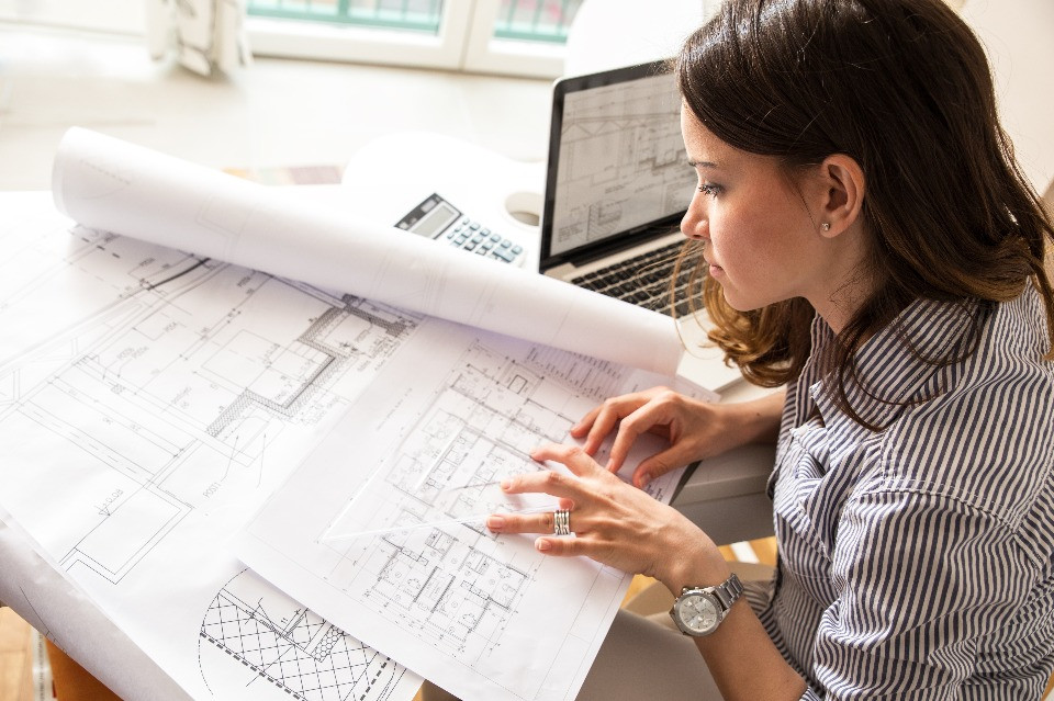 Ingegnere e architette guadagnano il 15% in meno dei colleghi maschi