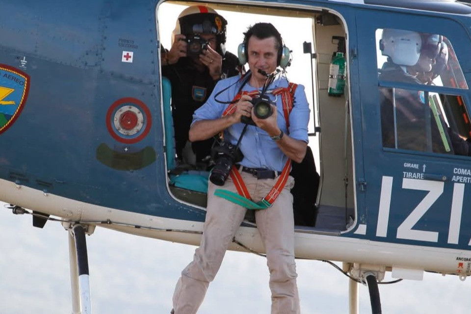 Il fotografo Massimo Sestini esce dal coma: «Dove sono i ragazzi che mi ...