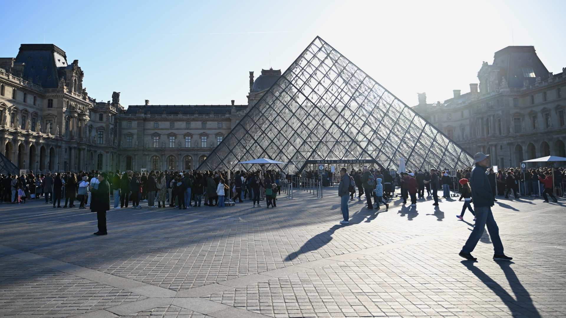 La password del sistema di sicurezza del Louvre? Era «Louvre»