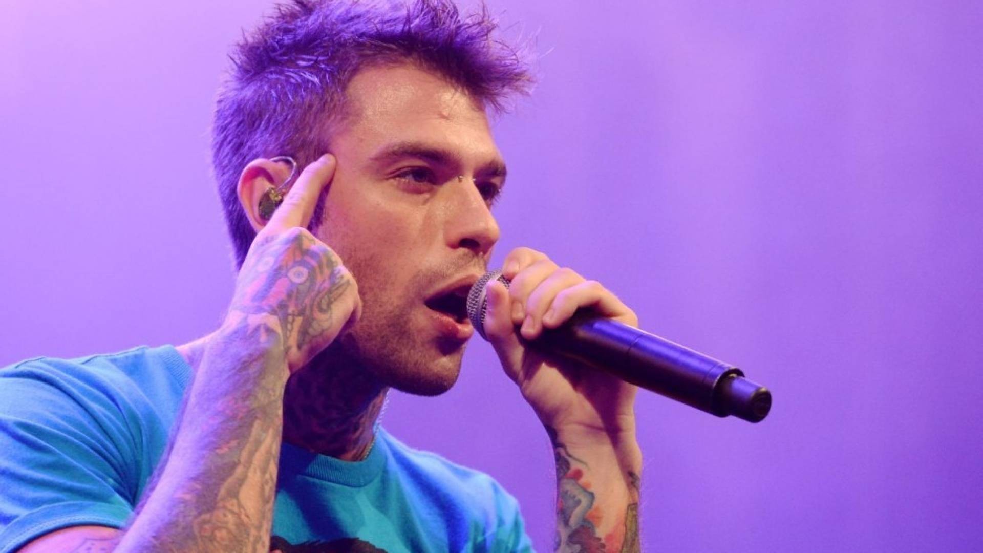 Il rapper Fedez si racconta in "Faq"
