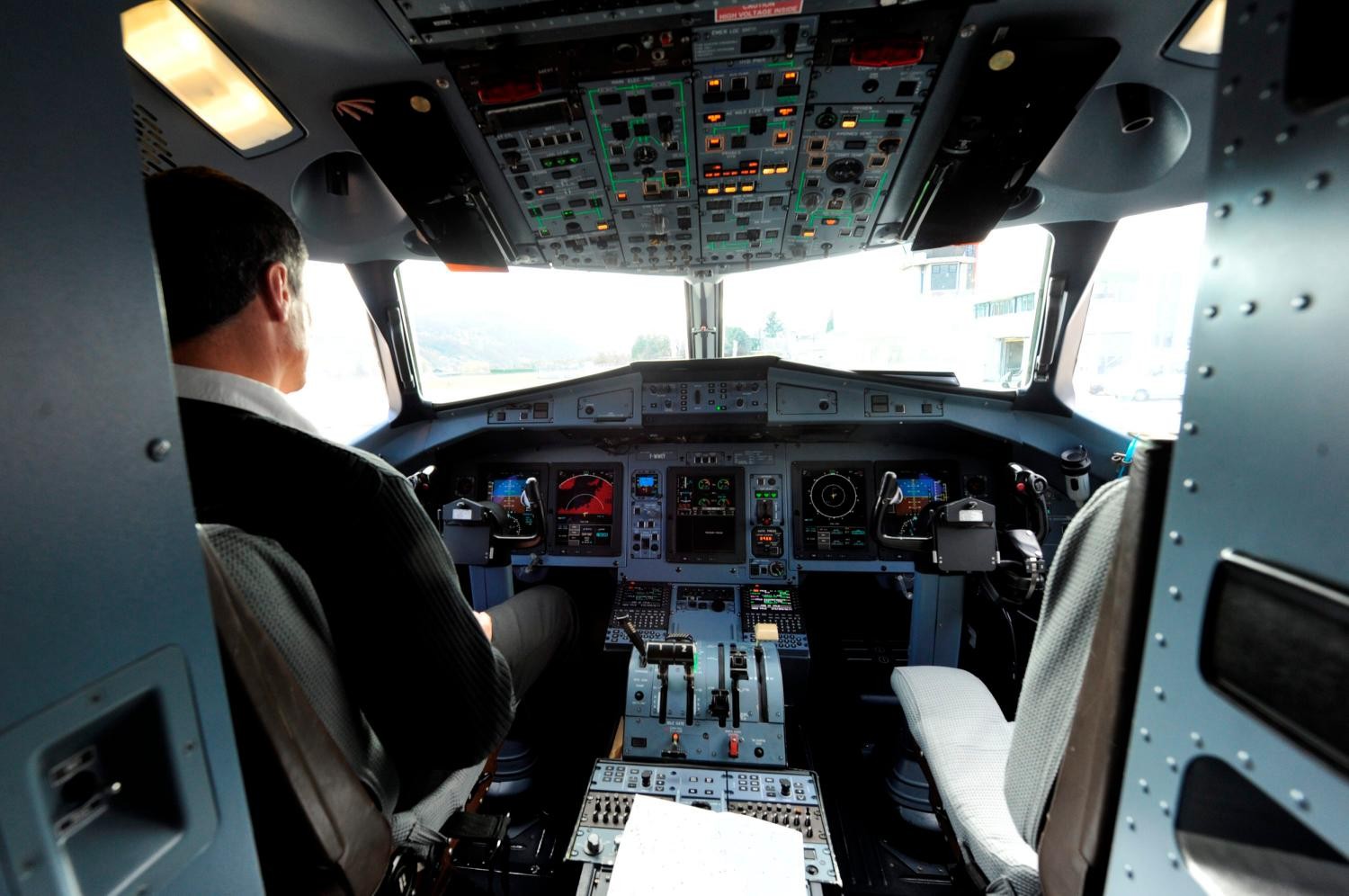 Ubriaco prova a dirottare un aereo